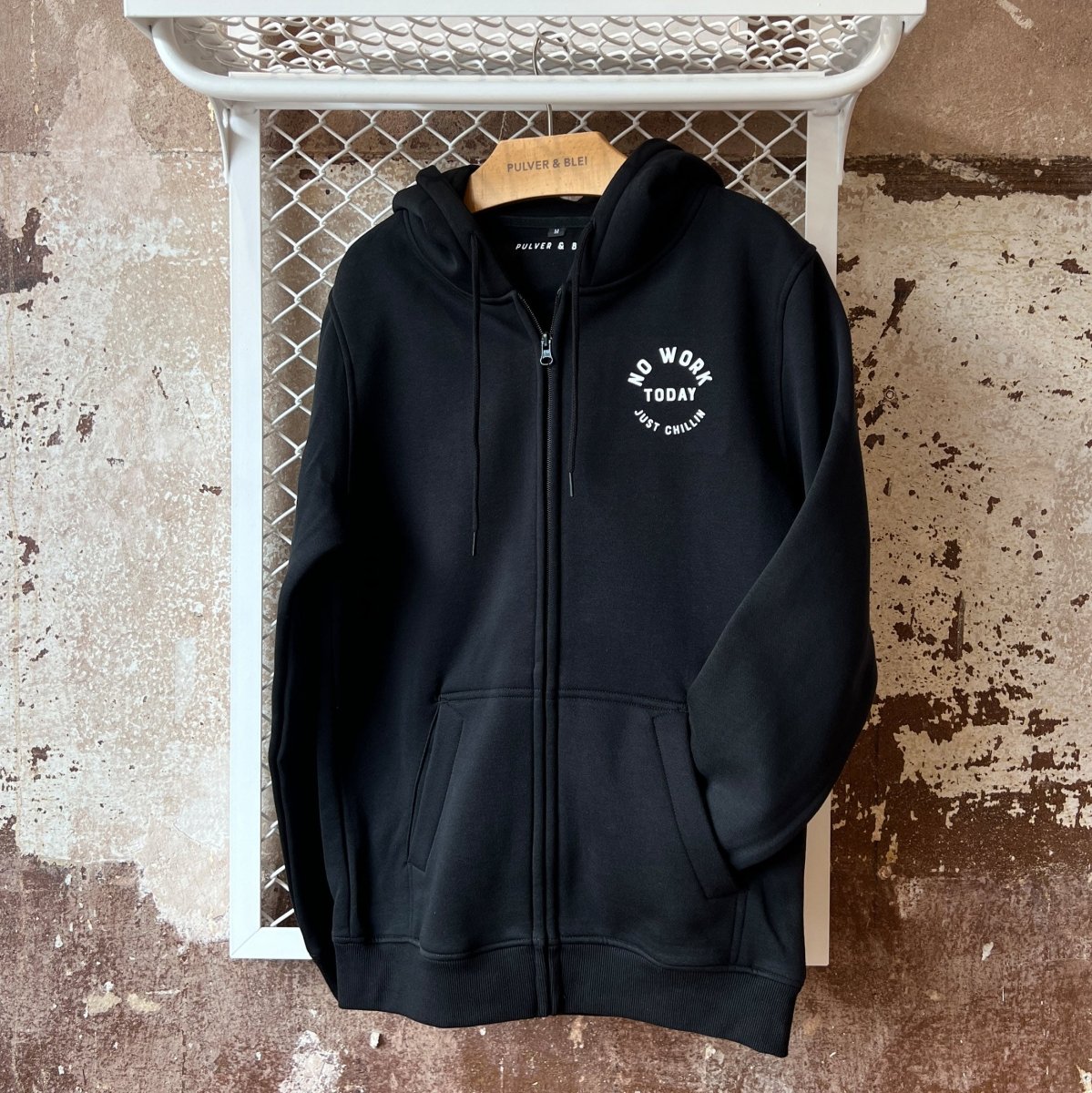 No Work - Just Chillin - Hoodie black – Pulver & Blei